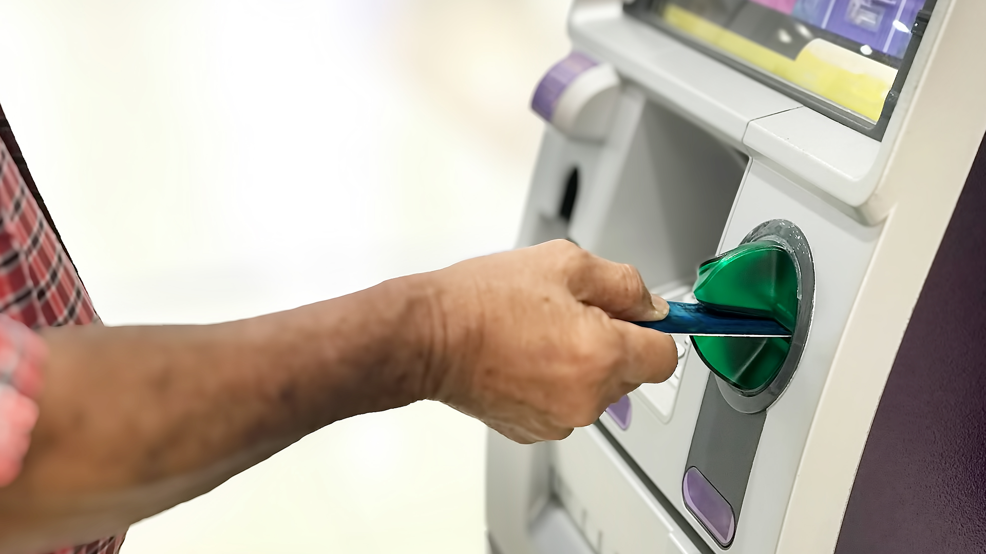 Perkembangan Mesin ATM di Indonesia: Inovasi dan Transformasi Digital ...